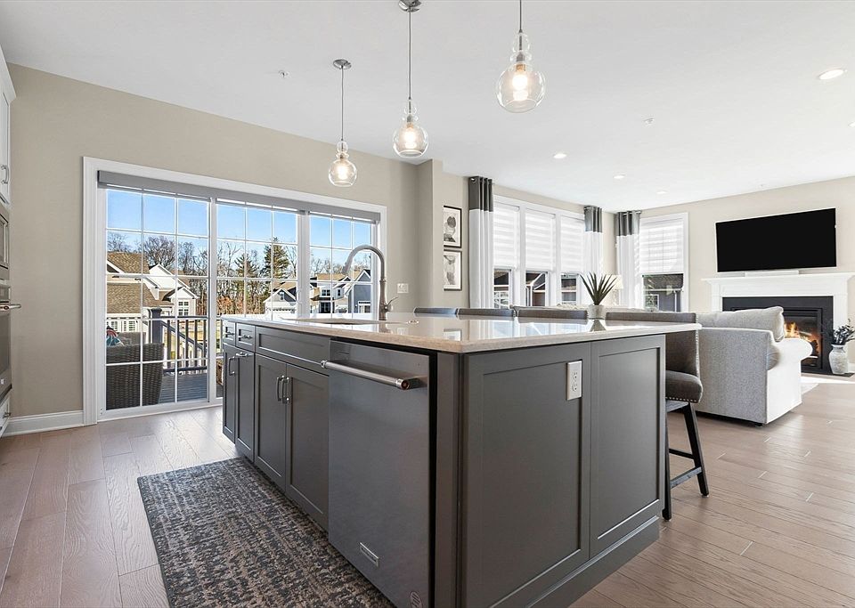 54 Phoebe St #54, Methuen, MA 01844 | Zillow