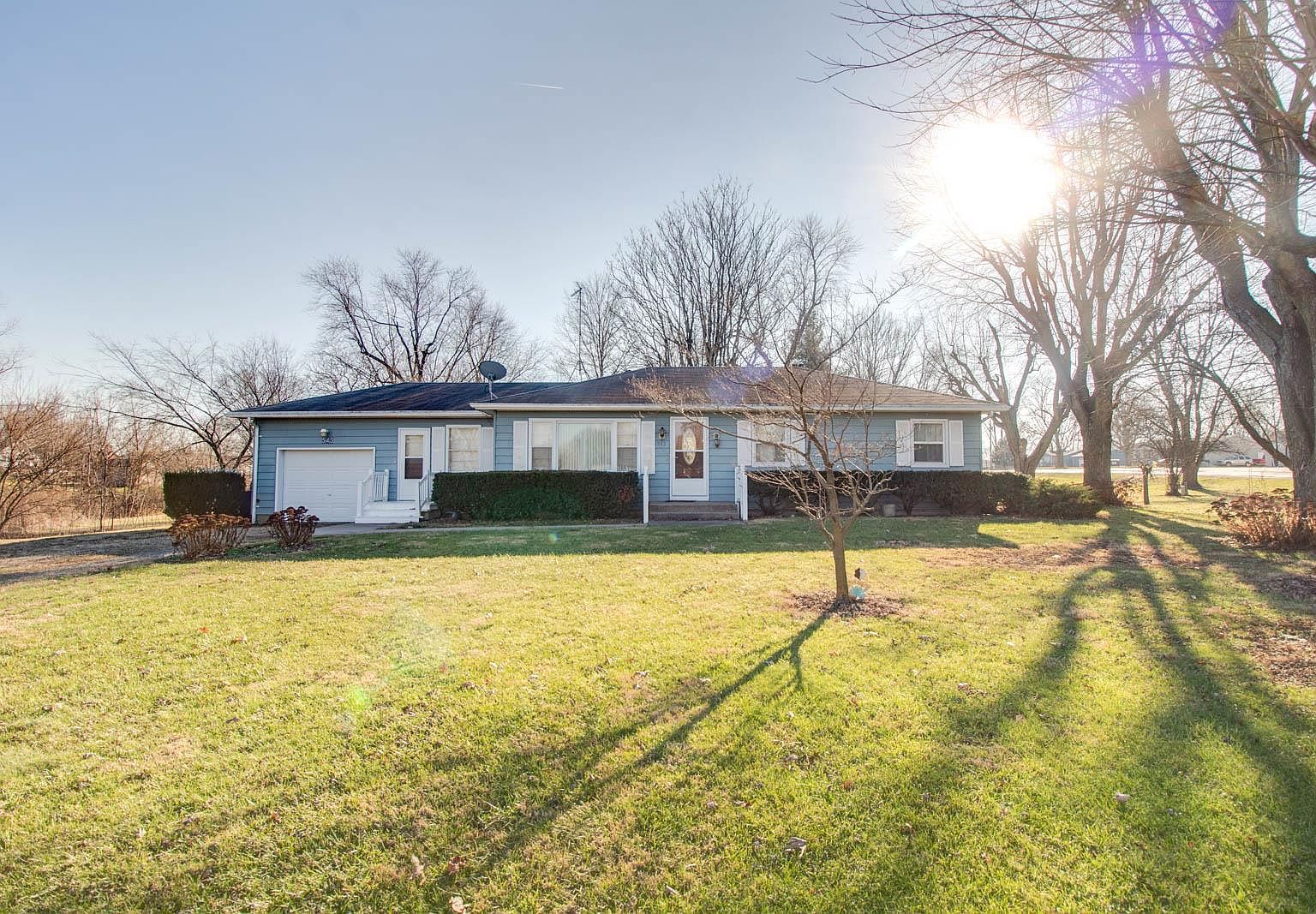 543 Carlinville Rd, Shipman, IL 62685 | Zillow