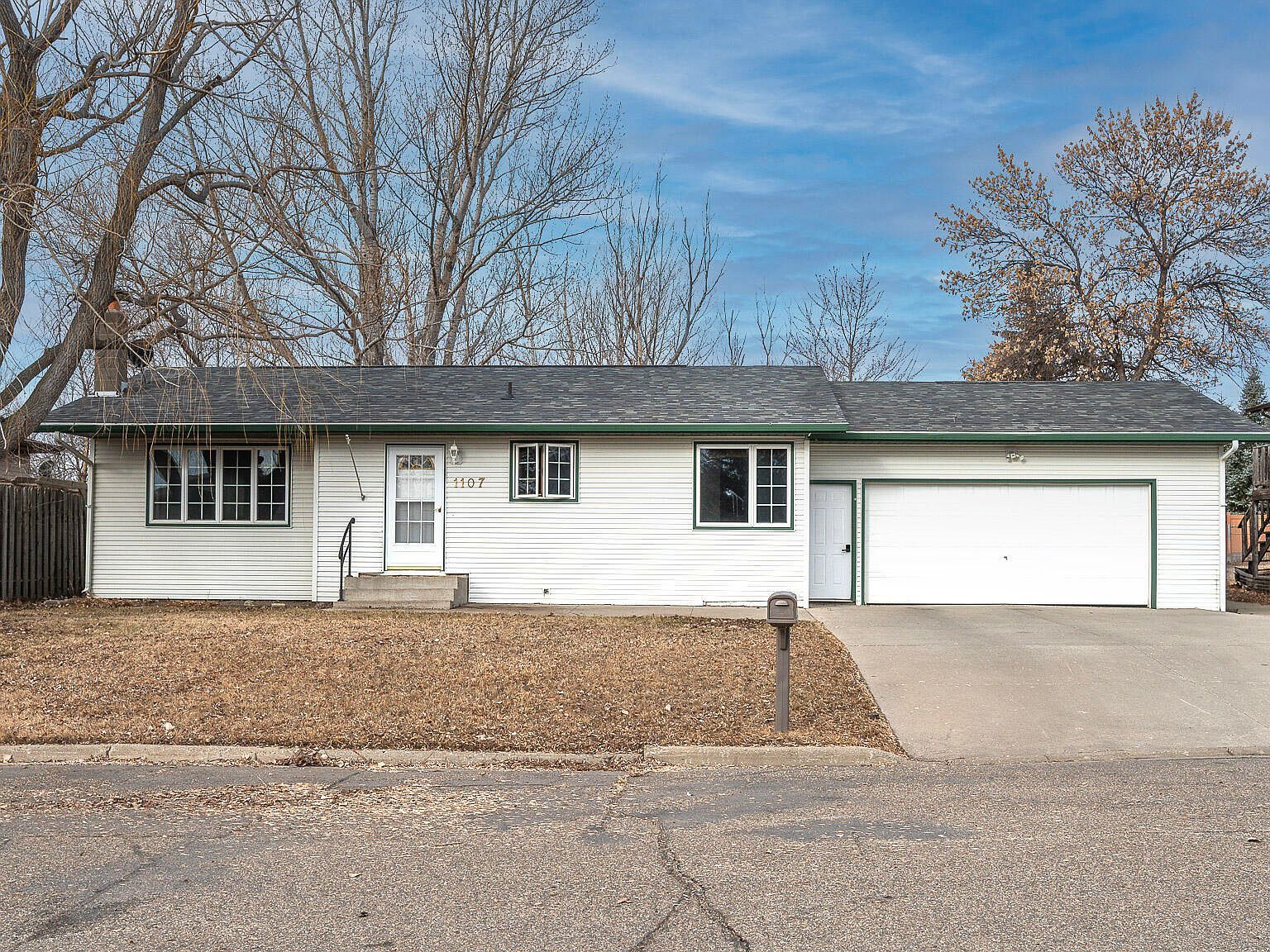 1107 Cypress Dr, Beulah, ND 58523 | MLS #4018230 | Zillow