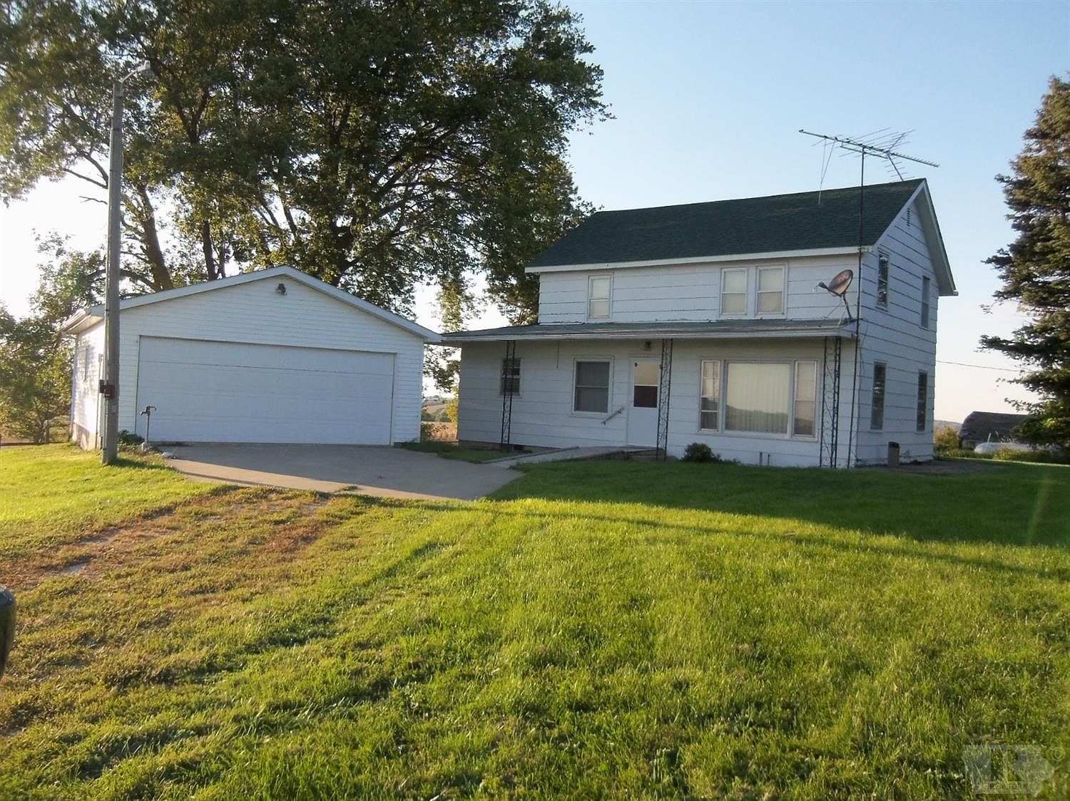 3230 Highway T47, Montour, IA 50173 | Zillow