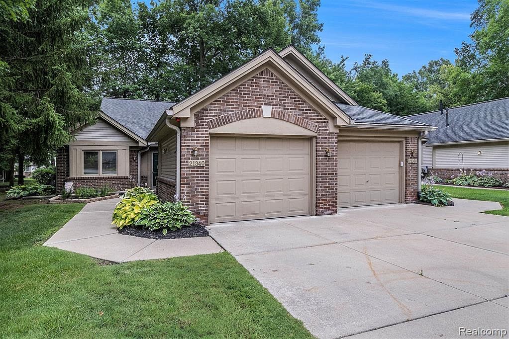21340 Mulberry Ct, Farmington, MI 48336 | MLS #20230059235 | Zillow