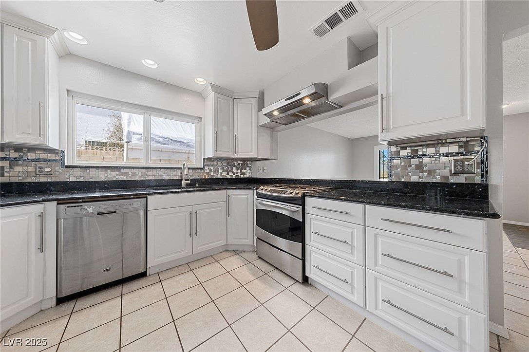 4272 E Russell Rd, Las Vegas, NV 89120 | Zillow