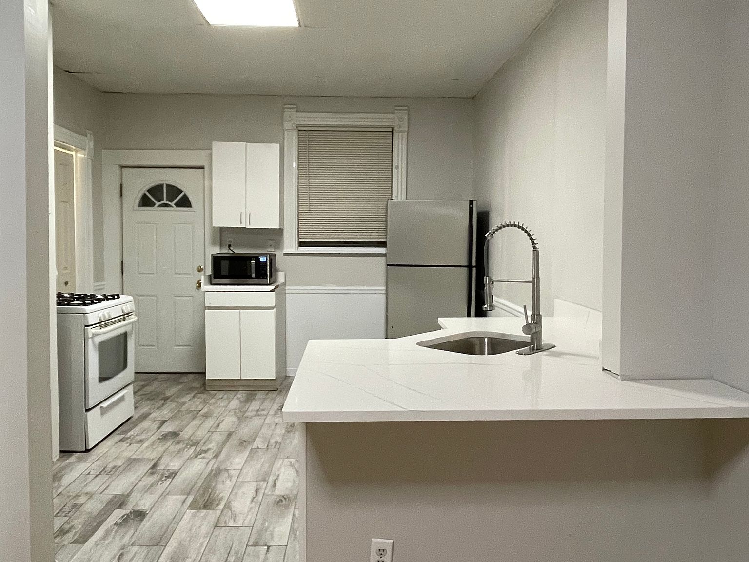 522 W 44th Pl #1R, Chicago, IL 60609 | Zillow