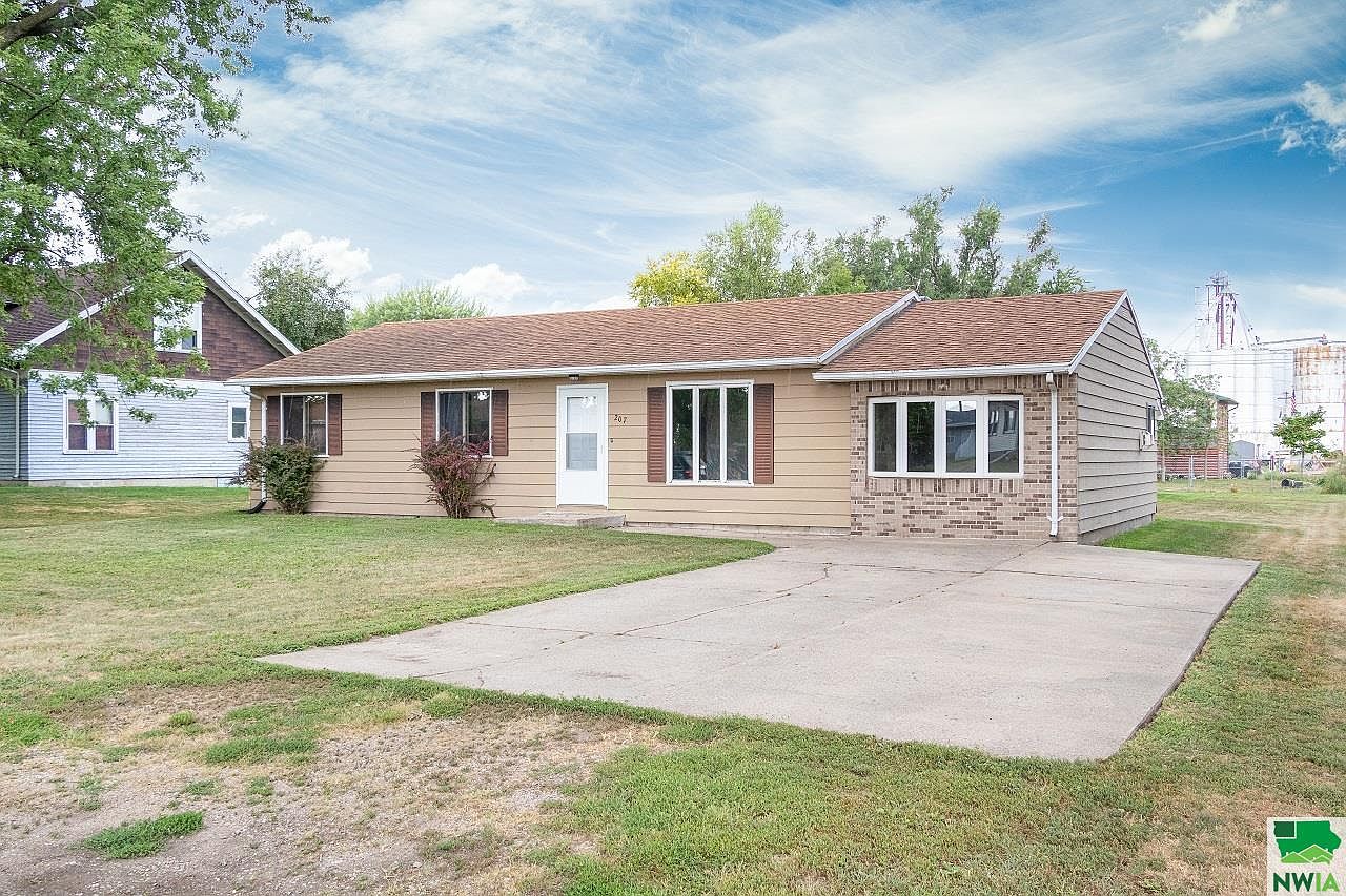 207 5th Ave, Hornick, IA 51026 | Zillow