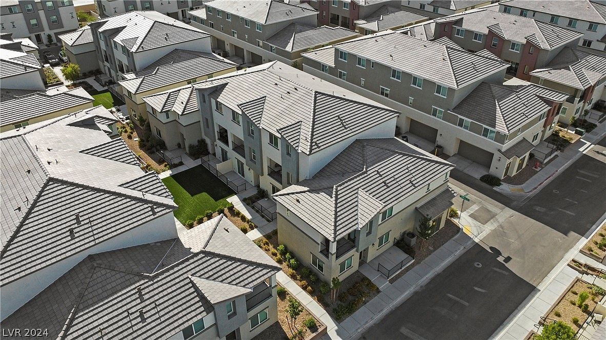 2823 Azure Breeze Ln #4, Las Vegas, NV 89183 | Zillow