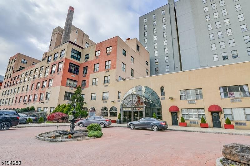 111 Mulberry St APT 2D, Newark, NJ 07102 | Zillow