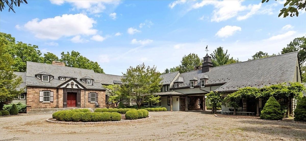 192 Knickerbocker Rd, Pittsford, NY 14534 | Zillow