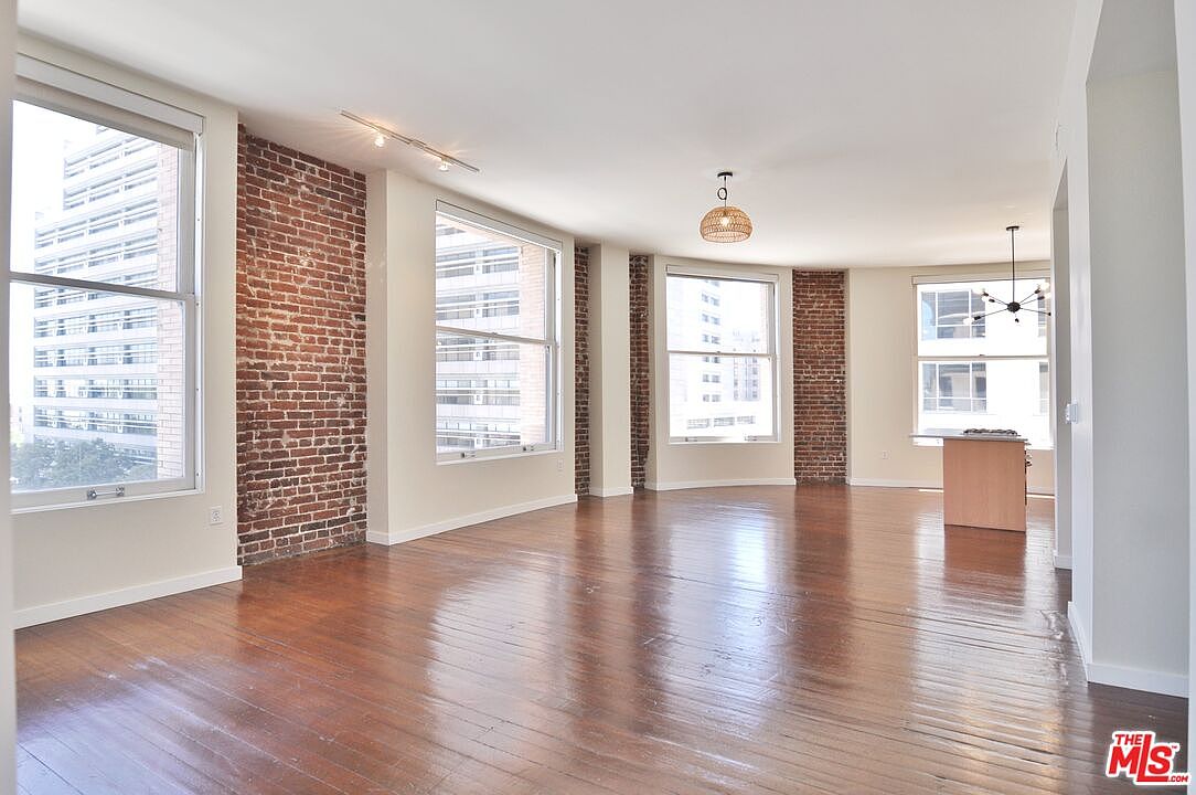 257 S Spring St APT 4G, Los Angeles, CA 90012 | MLS #23-297637 | Zillow