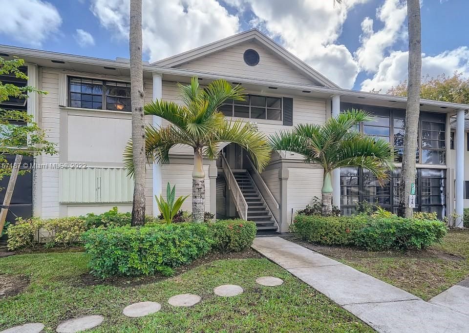 Carmel California Club Condominiums - Miami, FL | Zillow