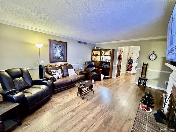 12189 Dentonview Dr, Fenton, MI 48430 | MLS #20240086684 | Zillow