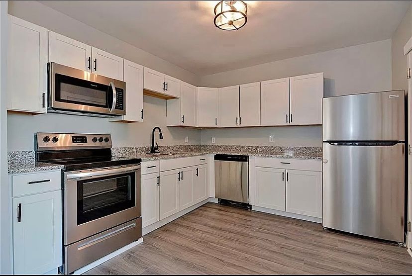 98 Bellingham St FLOOR 2, Woonsocket, RI 02895 | Zillow