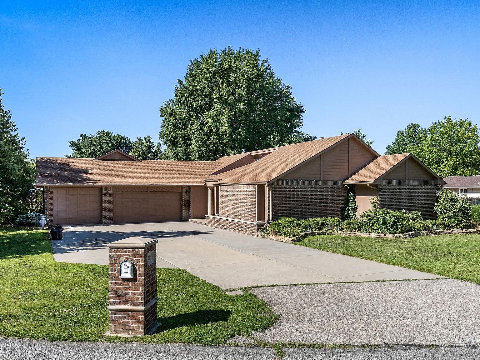 2415 Howell Dr, Hutchinson, KS 67502 | MLS #48794 | Zillow