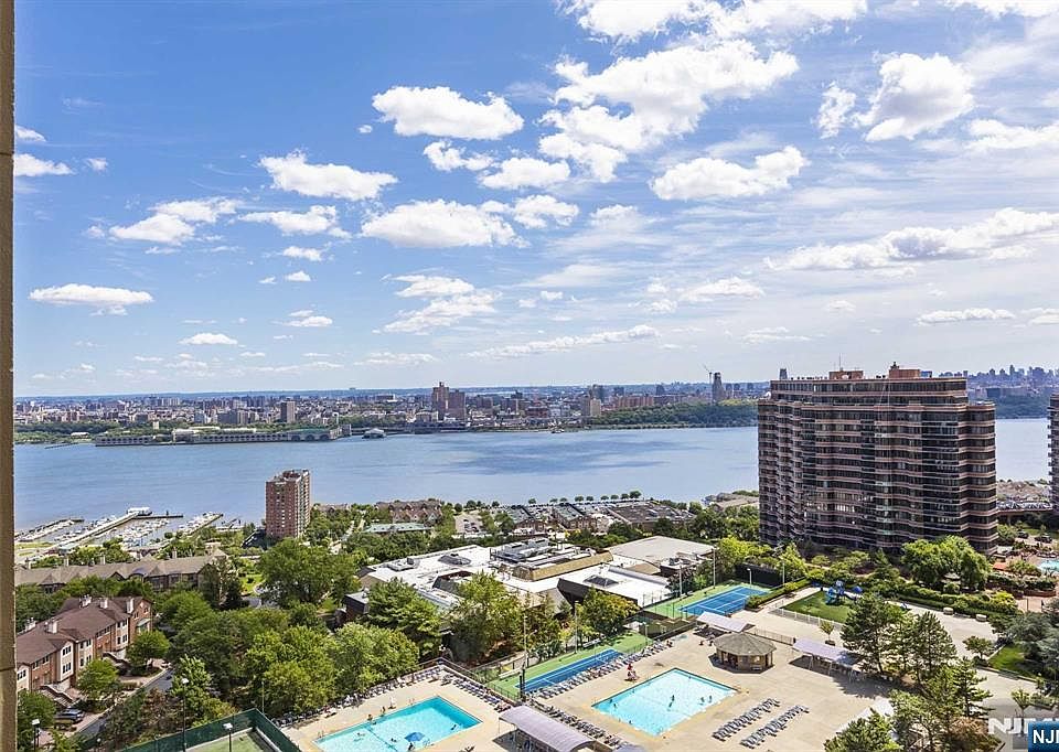 300 Winston Dr Cliffside Park NJ | Zillow