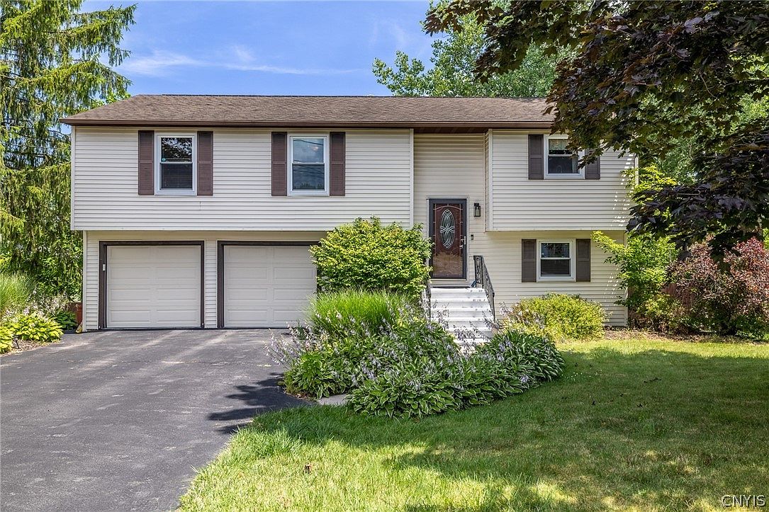 7680 Linnie Ln, North Syracuse, NY 13212 | Zillow
