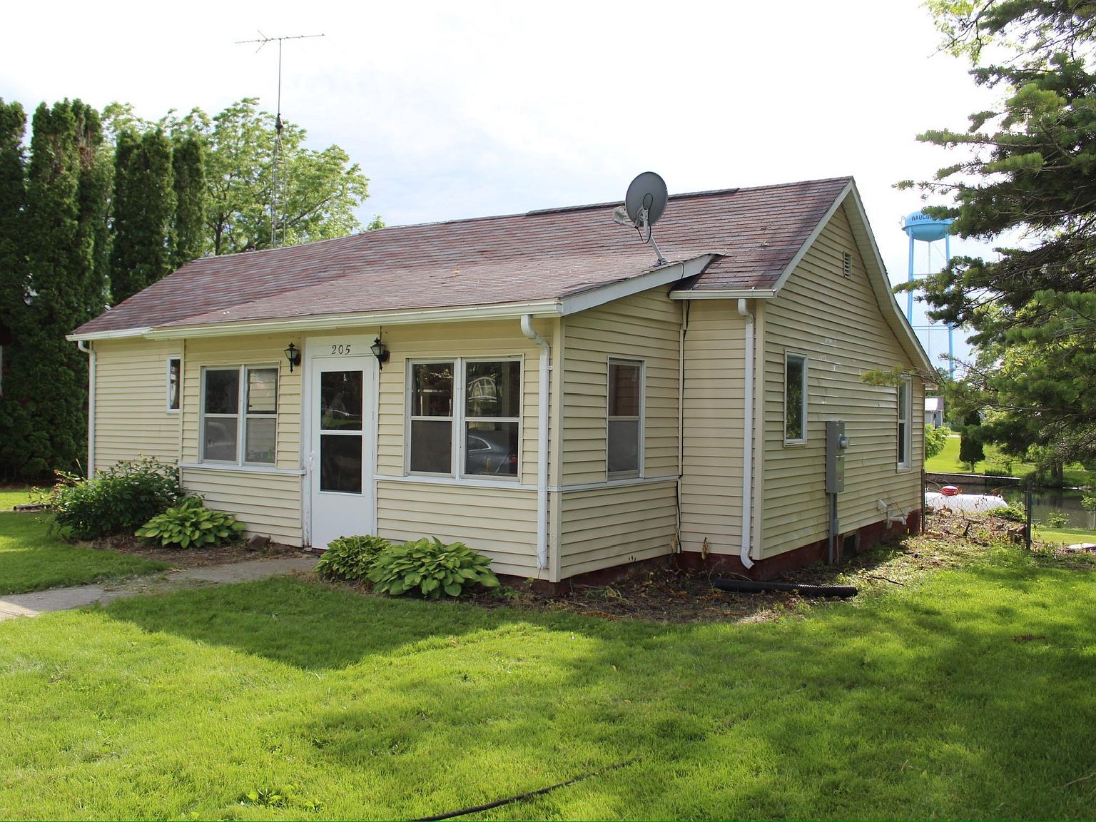 205 1st Ave NE, Waucoma, IA 52171 | MLS #20242618 | Zillow