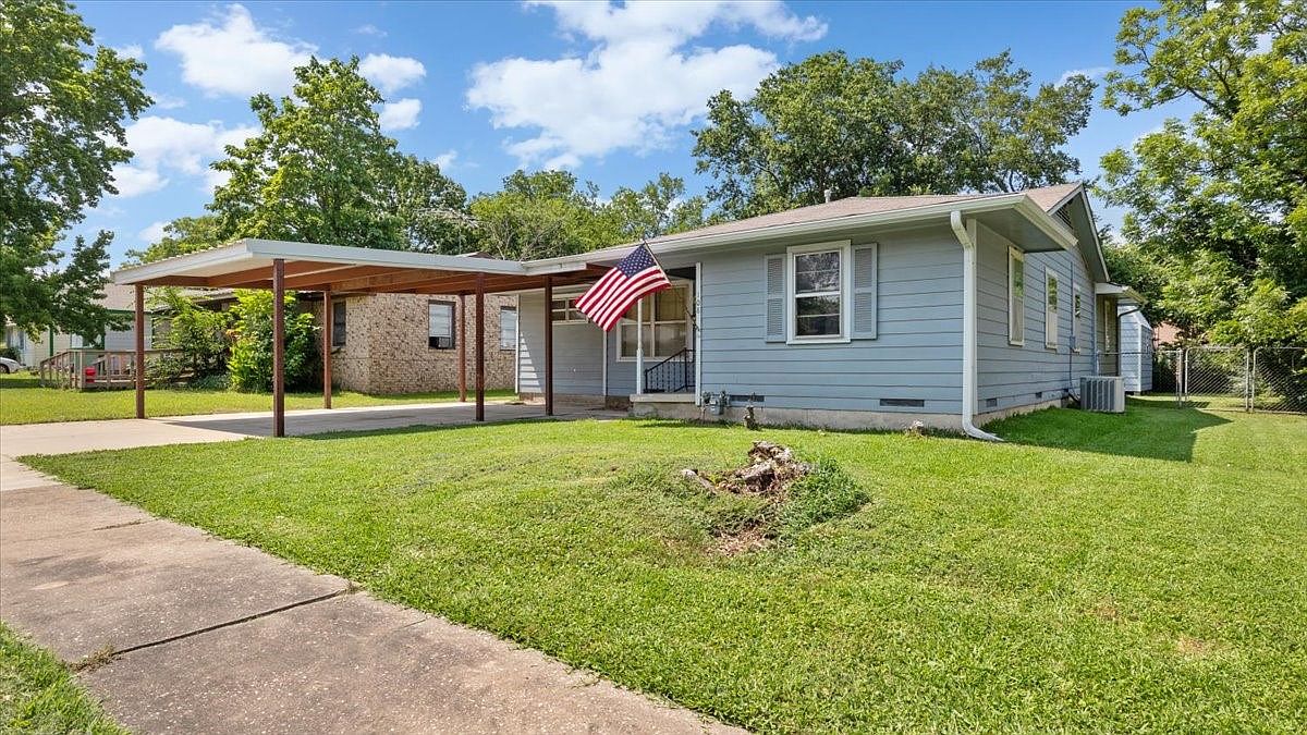 108 Leslie St, Bonham, TX 75418 | Zillow
