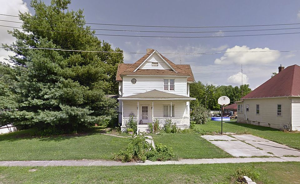 304 S Madison St, Middletown, IL 62666 | Zillow