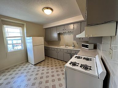 151 Jencks St #2S, Fall River, MA 02723 | Zillow