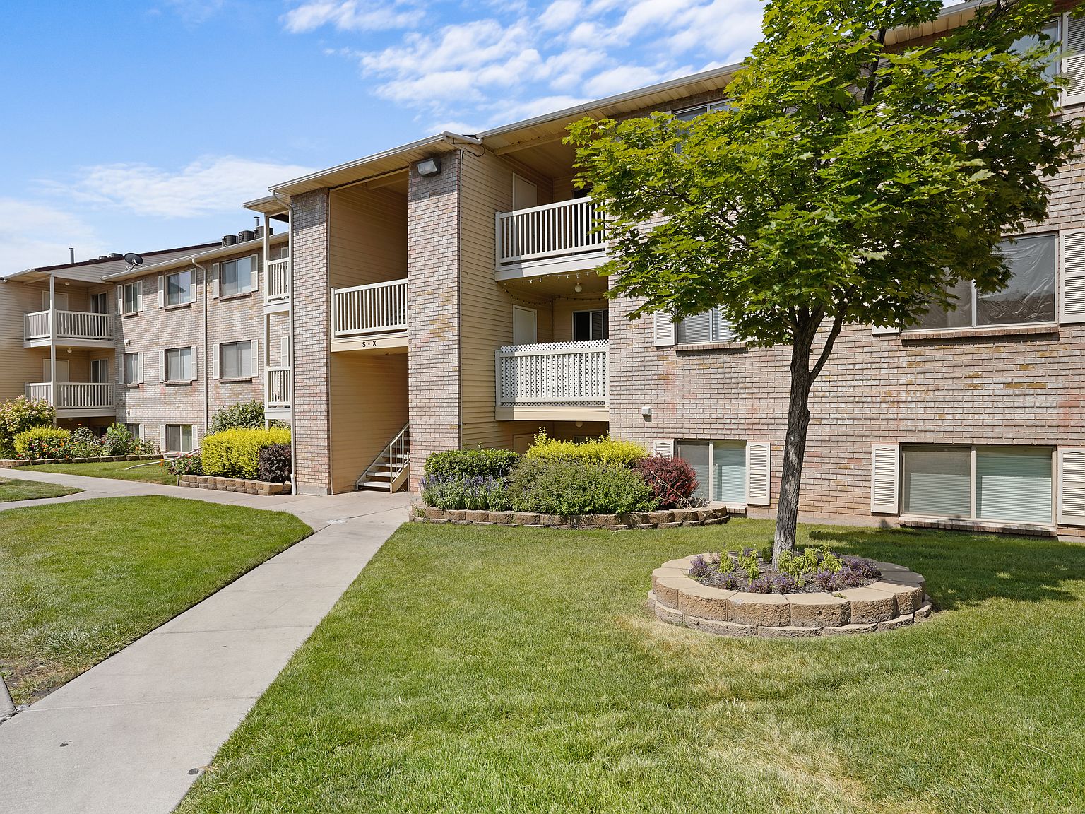 1125 N Main St # Two Bedroom, Layton, UT 84041 | Zillow