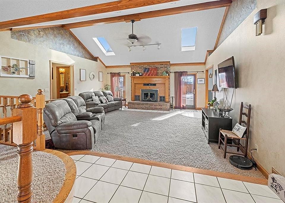 259 E 610th Ave, Girard, KS 66743 | Zillow