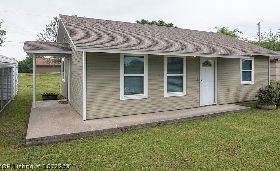 211 Choctaw St, Arkoma, OK 74901 | Zillow