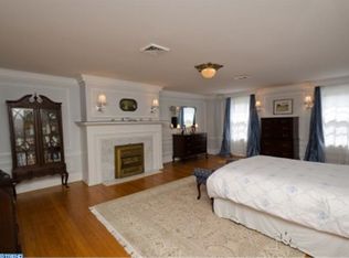 2039 Locust St, Philadelphia, PA 19103 | Zillow