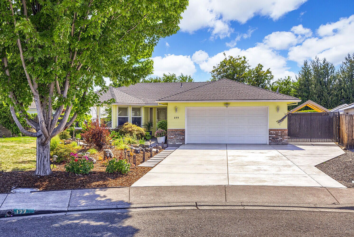 177 Justin Ct, Central Pt, OR 97502 | Zillow