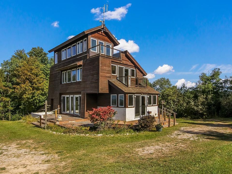 4781 E Golfview Dr, Leland, MI 49654 | Zillow