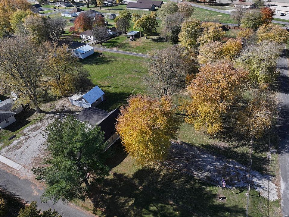 105 Marcia St, Wilsonville, IL 62093 | Zillow