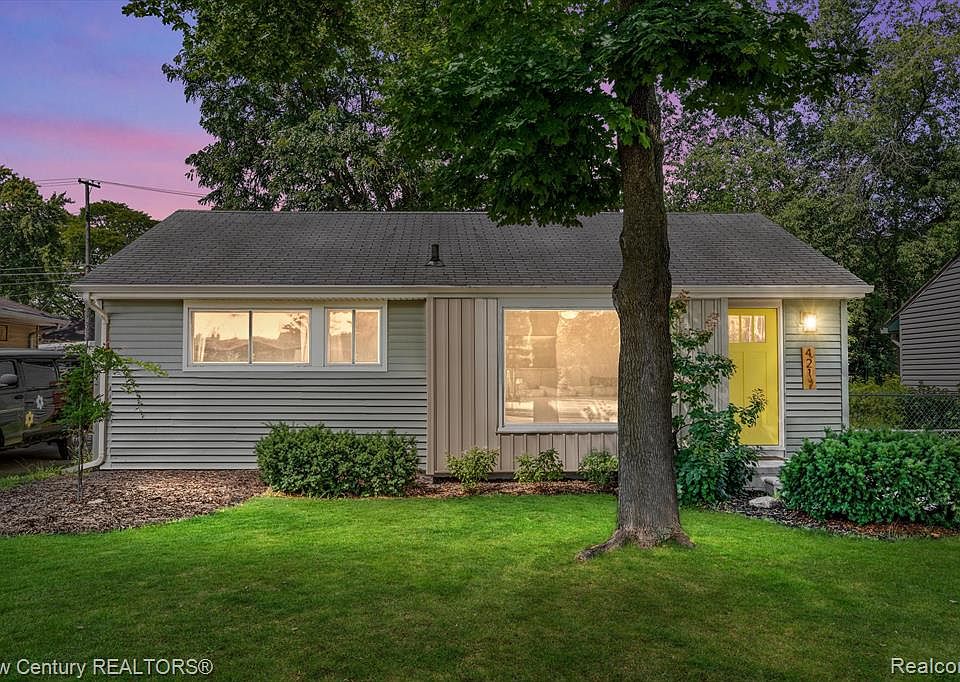 4217 Crooks Rd, Royal Oak, MI 48073 | MLS #20230070235 | Zillow