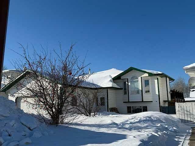 10704 105th St, High Level, AB T0H 1Z0 | Zillow