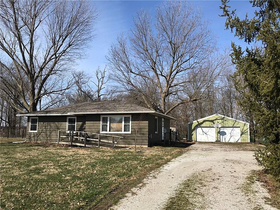 1029 County Road 500 E, Trilla, IL 62469 | Zillow