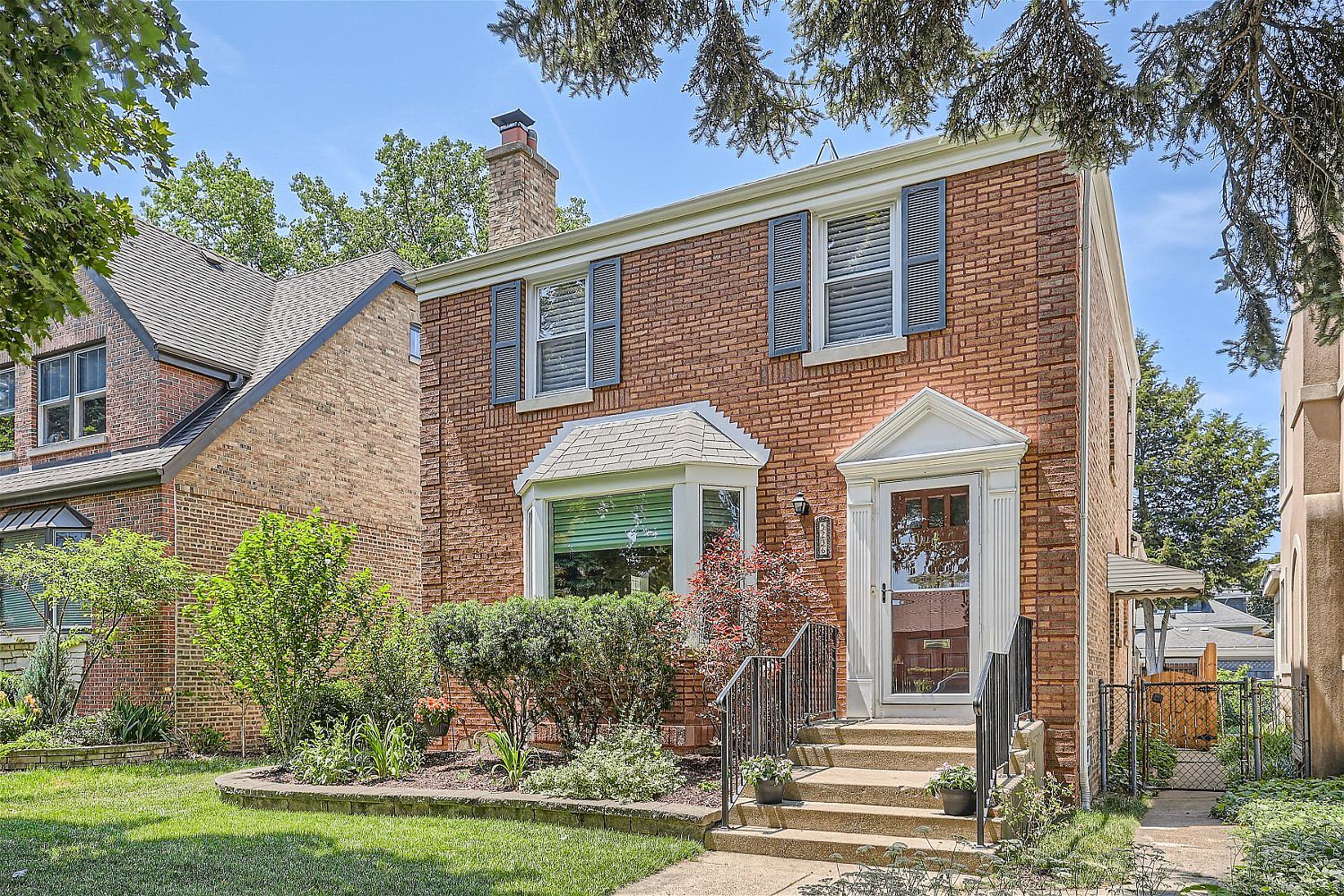 5236 N Lamon Ave, Chicago, IL 60630 | Zillow