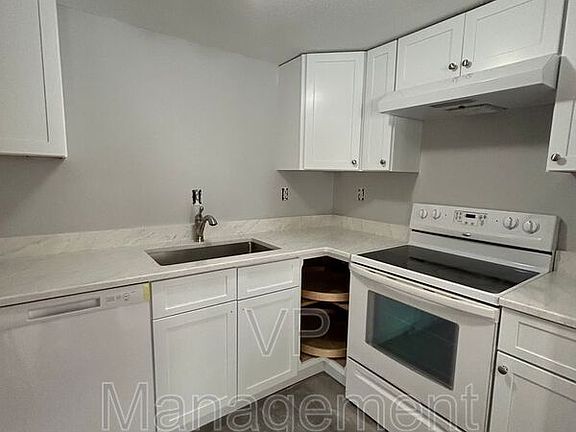 33 Spring St #C, South Hadley, MA 01075 | Zillow