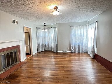 1535 Parkgate Ave, Akron, OH 44313 | Zillow
