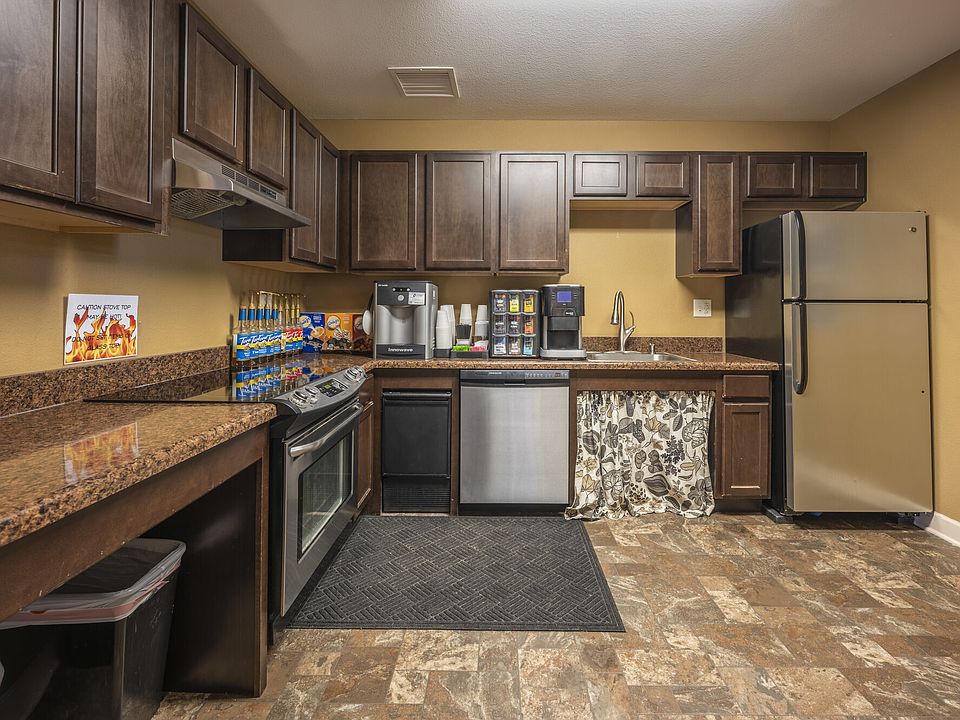 Heights at Delaware Ridge - 12929 Delaware Pkwy Kansas City KS | Zillow