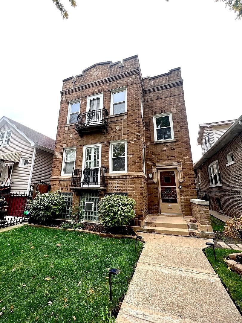 2230 N Mulligan Ave #2, Chicago, IL 60639 | Zillow