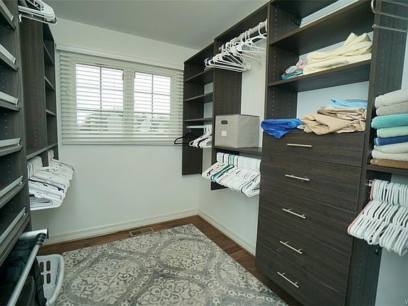 4240 Wolf Run, Youngstown, NY 14174 | Zillow