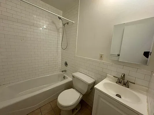 578 Broadway #2F in Williamsburg, Brooklyn | StreetEasy