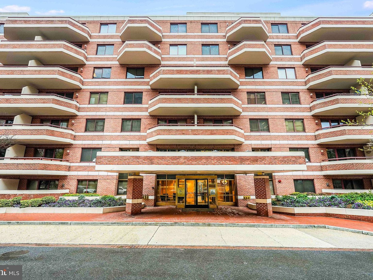 2301 N St NW APT 207, Washington, DC 20037 | MLS #DCDC2135192 | Zillow