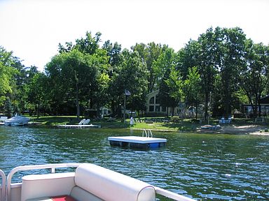 W376S5199 E Pretty Lake Rd, Dousman, WI 53118 | Zillow