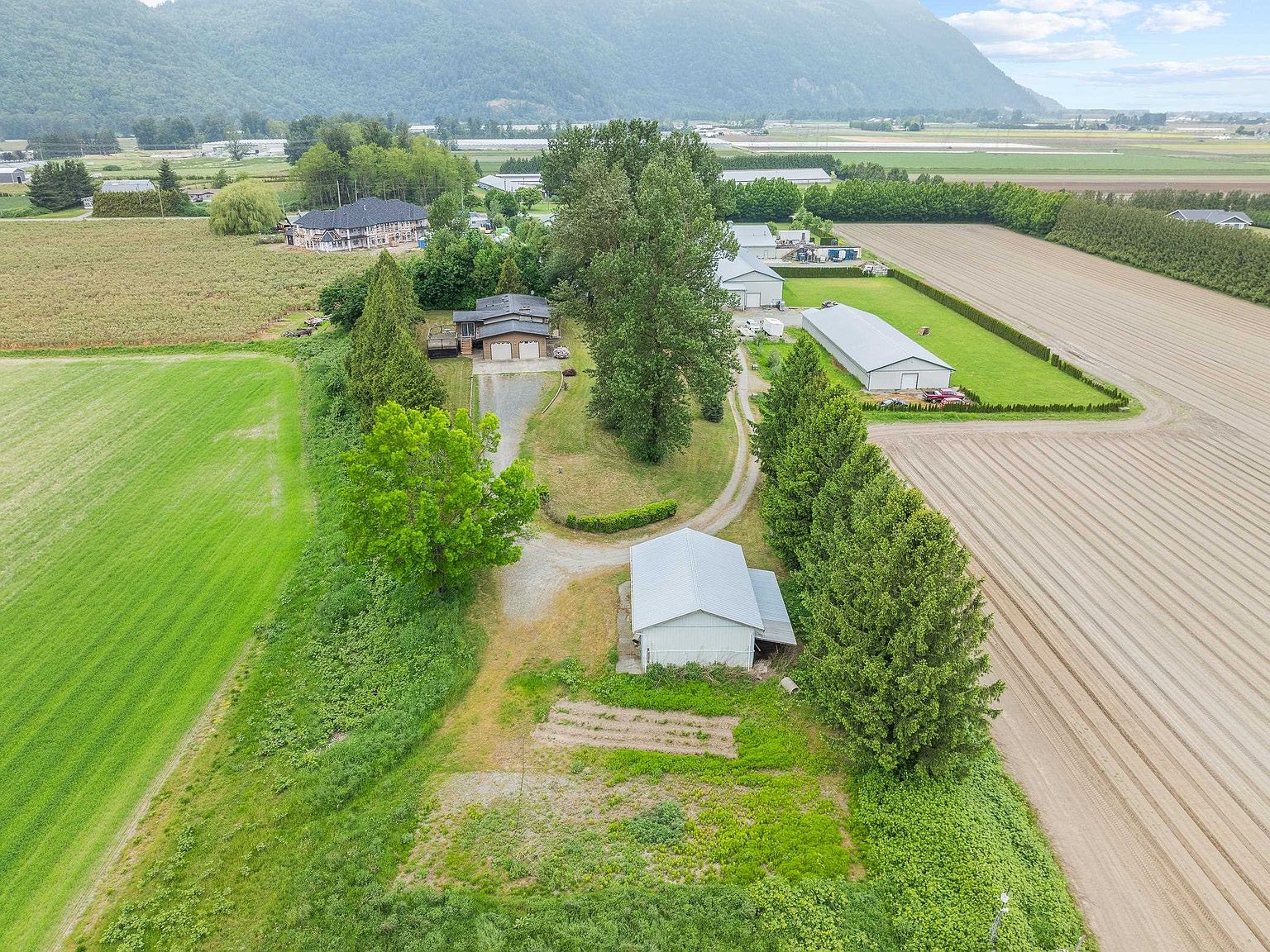 38604 No 5 Rd, Abbotsford, BC V3G 2G3 | MLS #R3003012 | Zillow