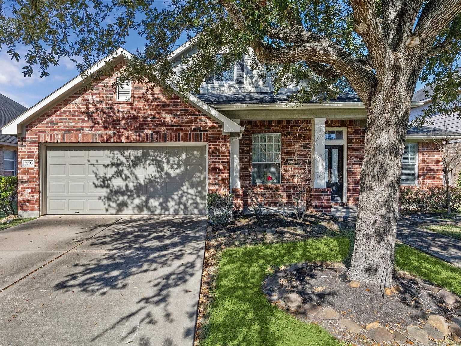 7703 Quiet Trace Ln, Pearland, TX 77581 | Zillow