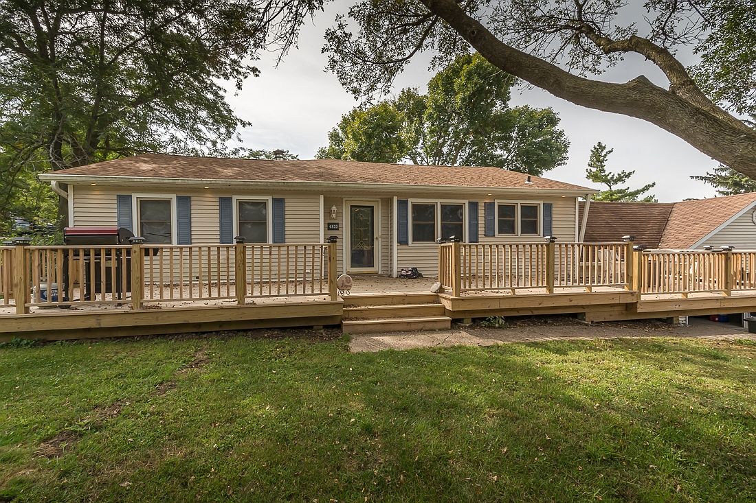 4833 W Pleasant St, Davenport, IA 52804 | Zillow