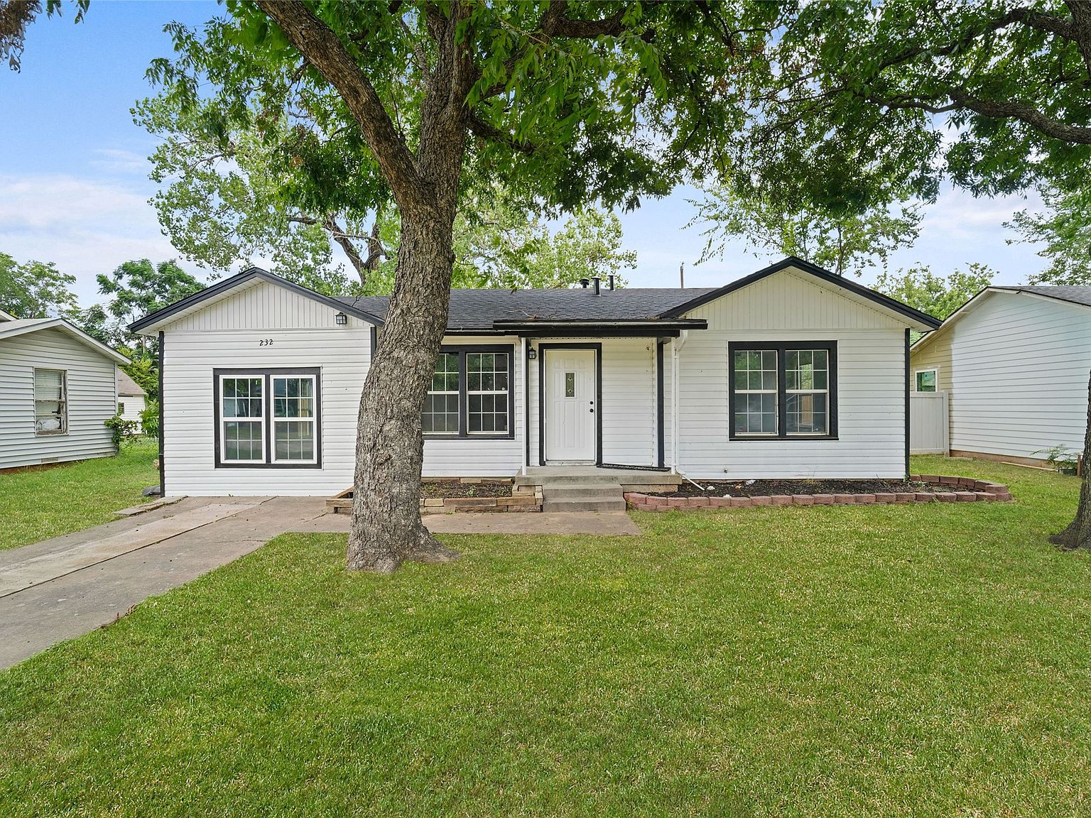 232 Harrison Ln, Hurst, TX 76053 | MLS #20670707 | Zillow