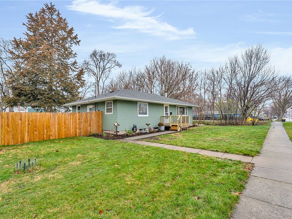 302 S 10th St, Adel, IA 50003 | Zillow