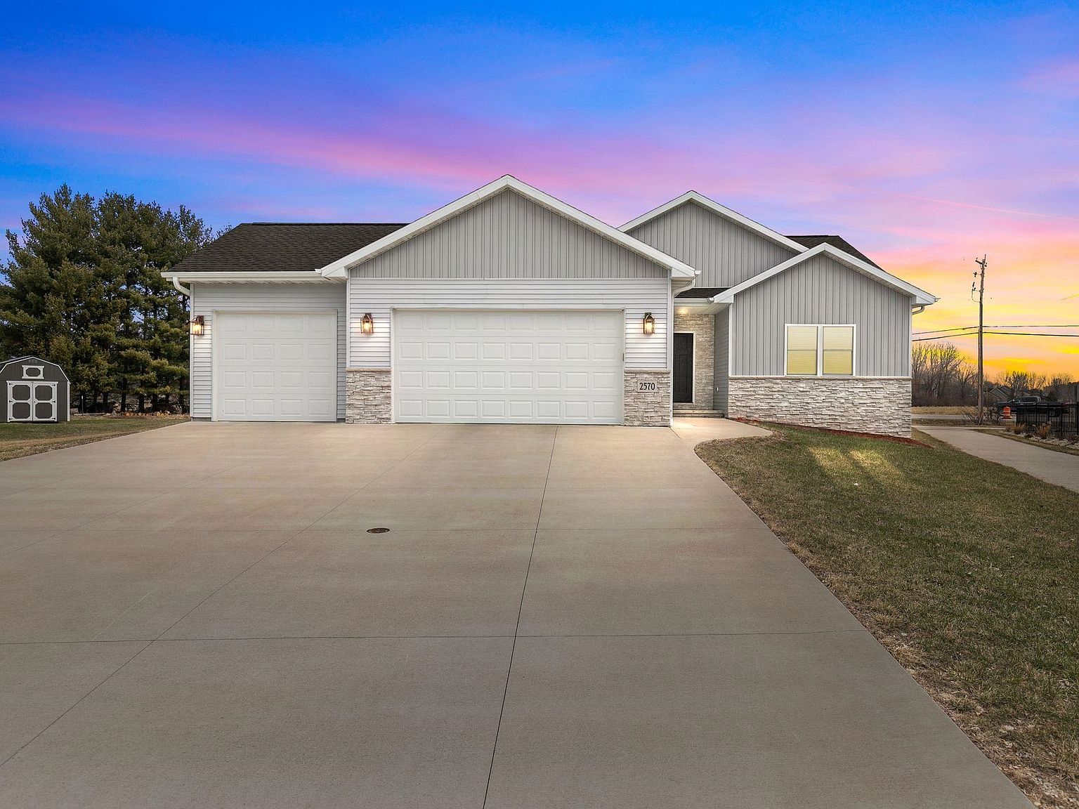 2570 W Fallen Oak Dr, Appleton, WI 54913 | Zillow