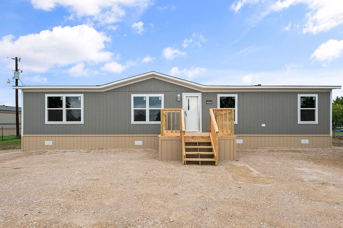 1581 NE County Road 2120, Powell, TX 75153 | Zillow