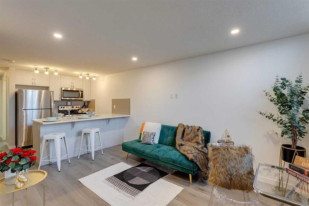 7451 NW Falconridge Blvd NE #1426, Calgary, AB T3J 0Z8 | MLS #A2214836 ...