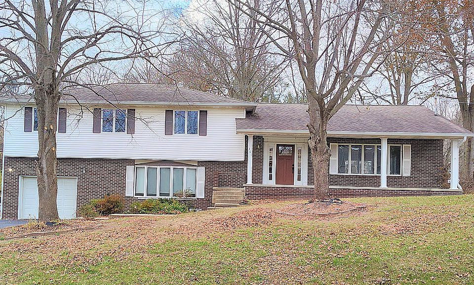 301 N Hutton Dr, Newton, IL 62448 | Zillow